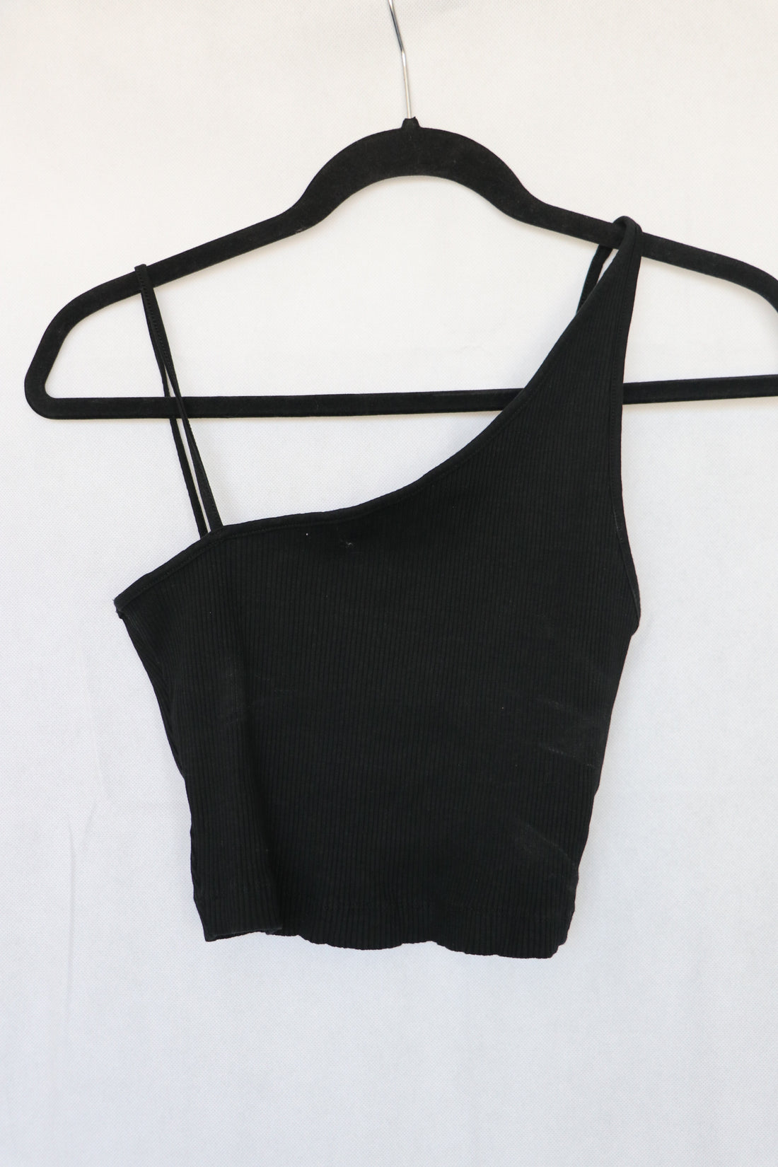 Crop Top negro de una manga Talla M - Zara – VAL COSMETICS